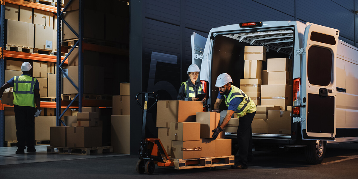 5 Ways Parcel Lockers Can Help Distributors - Parcel Pending