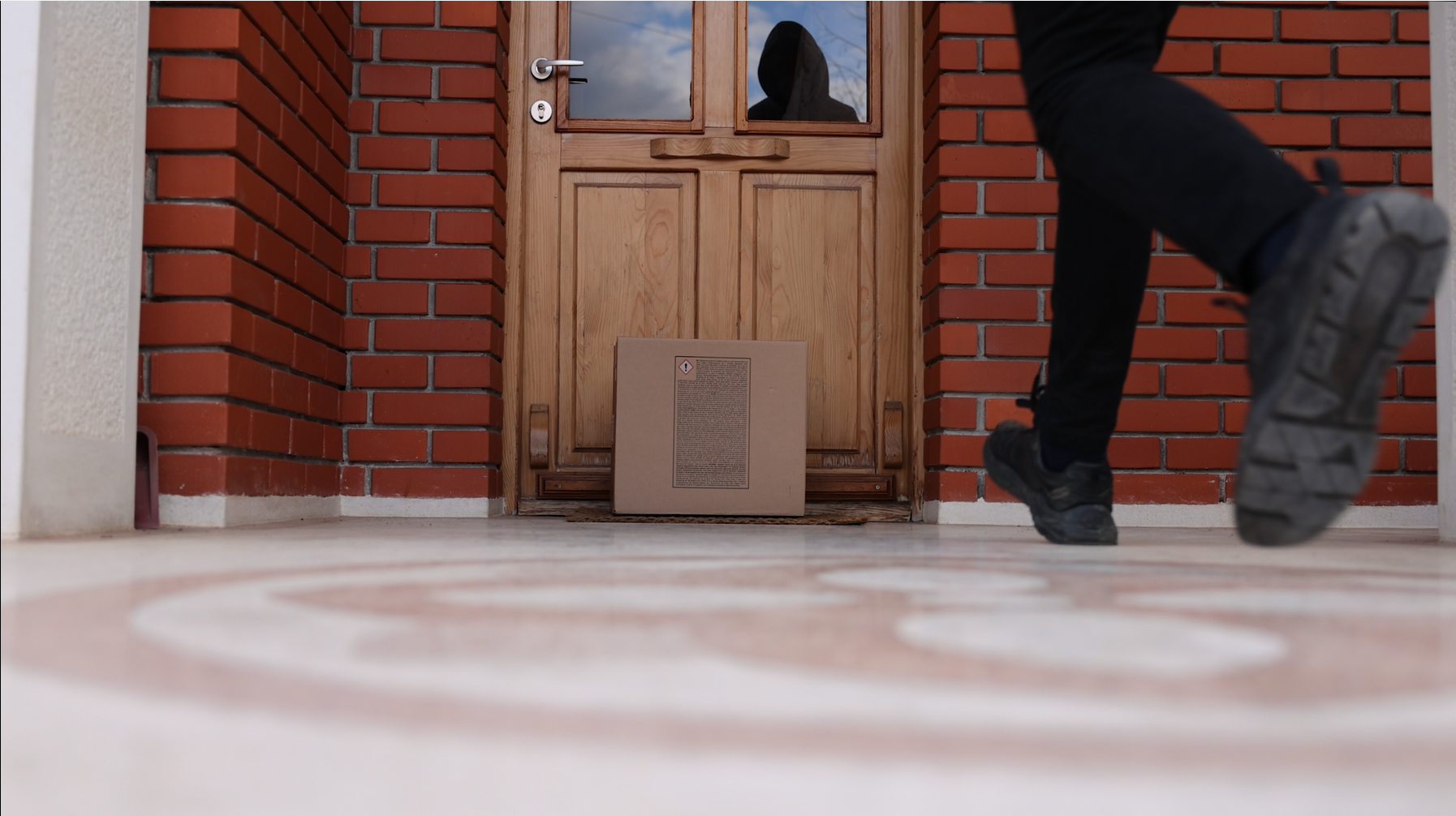 Porch pirates cashing in on crime: £376.6 million worth of parcels ...